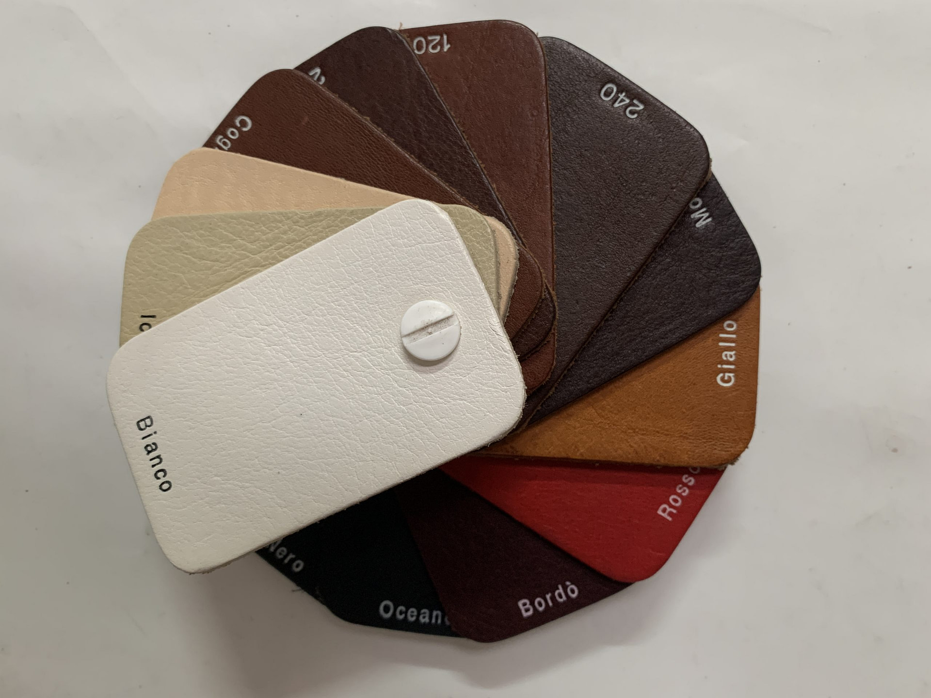 Cuir Collet et Croupon végétal pleine fleur - Maison Fichet